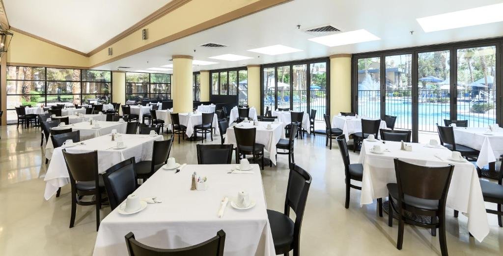 Alexis Park Resort | Traviguide